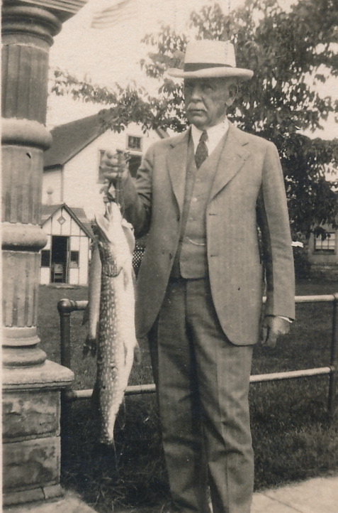 Thompson Smith Ancestry – Collected photos and information